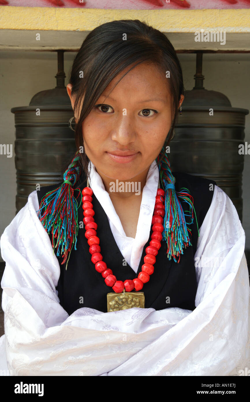 Phurba Sherpa Modèle népalais "porter le costume Sherpa du Népal à Katmandou tempel Swoyambhu ...