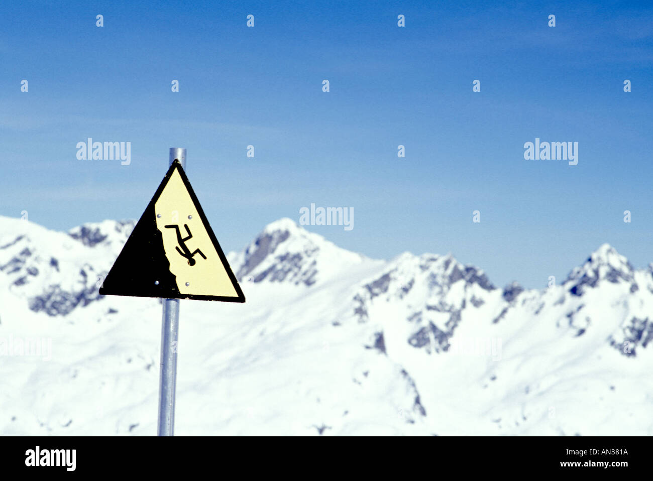 Steep Slope Caution Sign Banque d'image et photos - Alamy