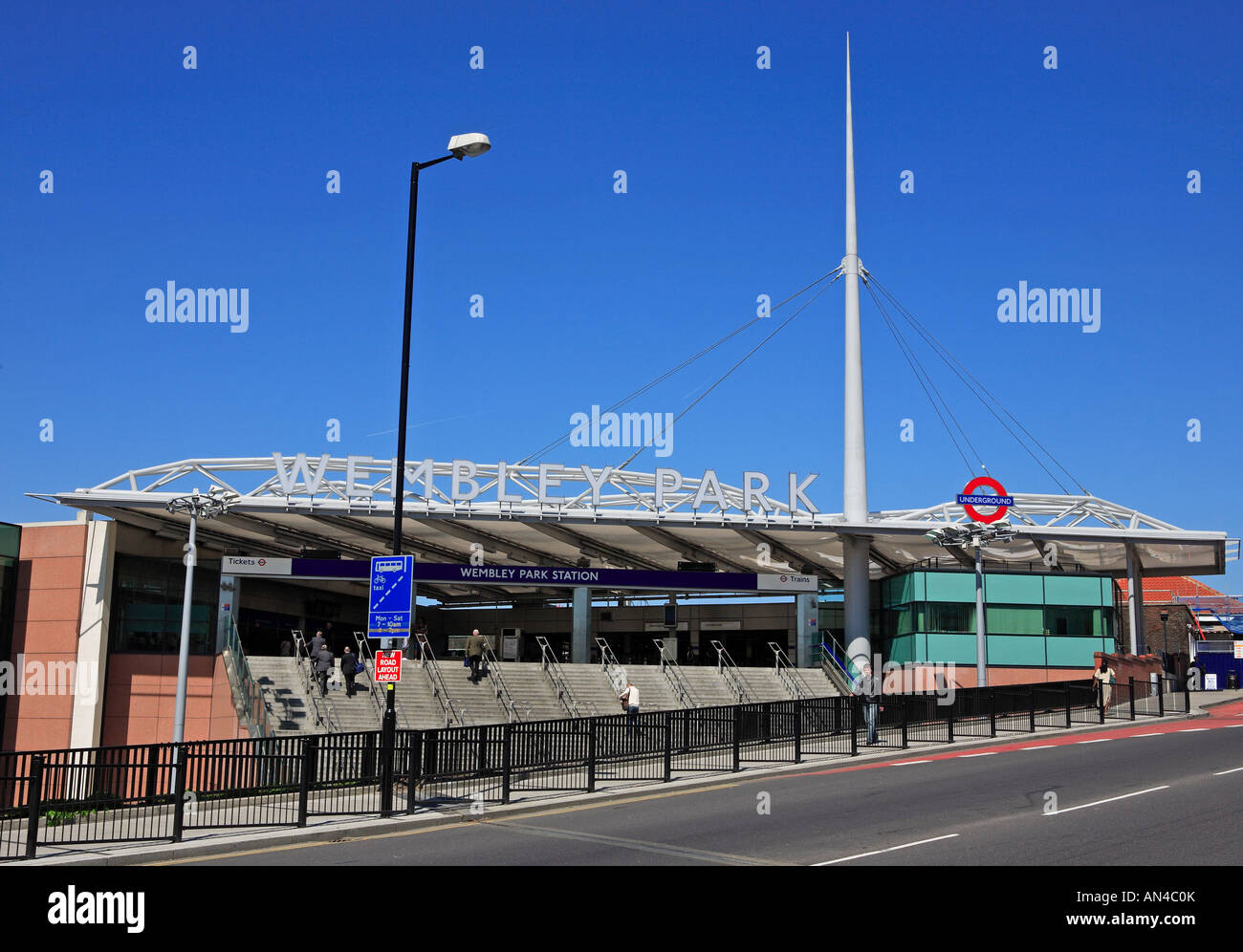 Wembley stadium station Banque de photographies et d’images à haute ...