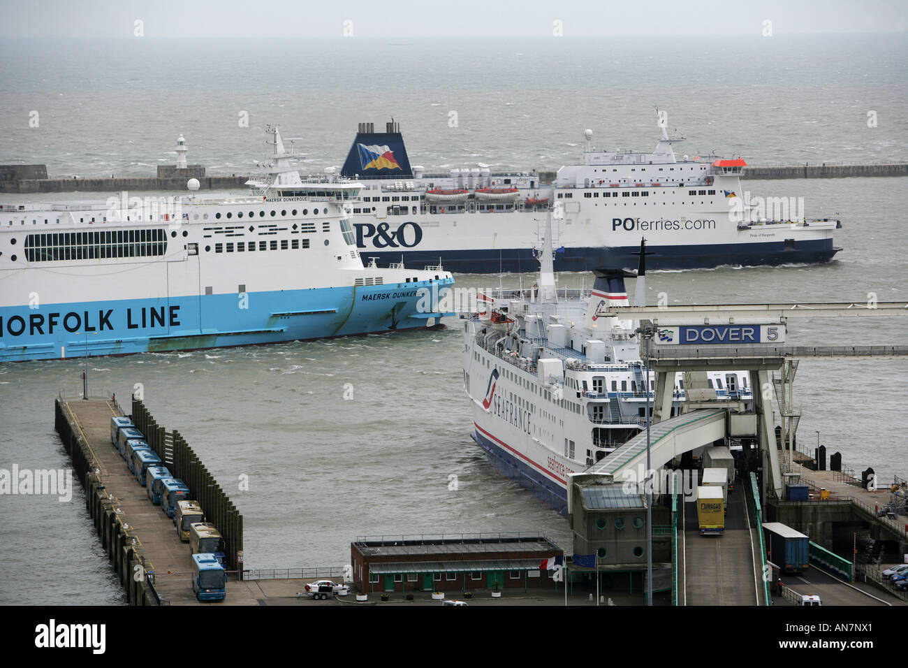 Car ferry port calais pas Banque de photographies et d’images à haute ...