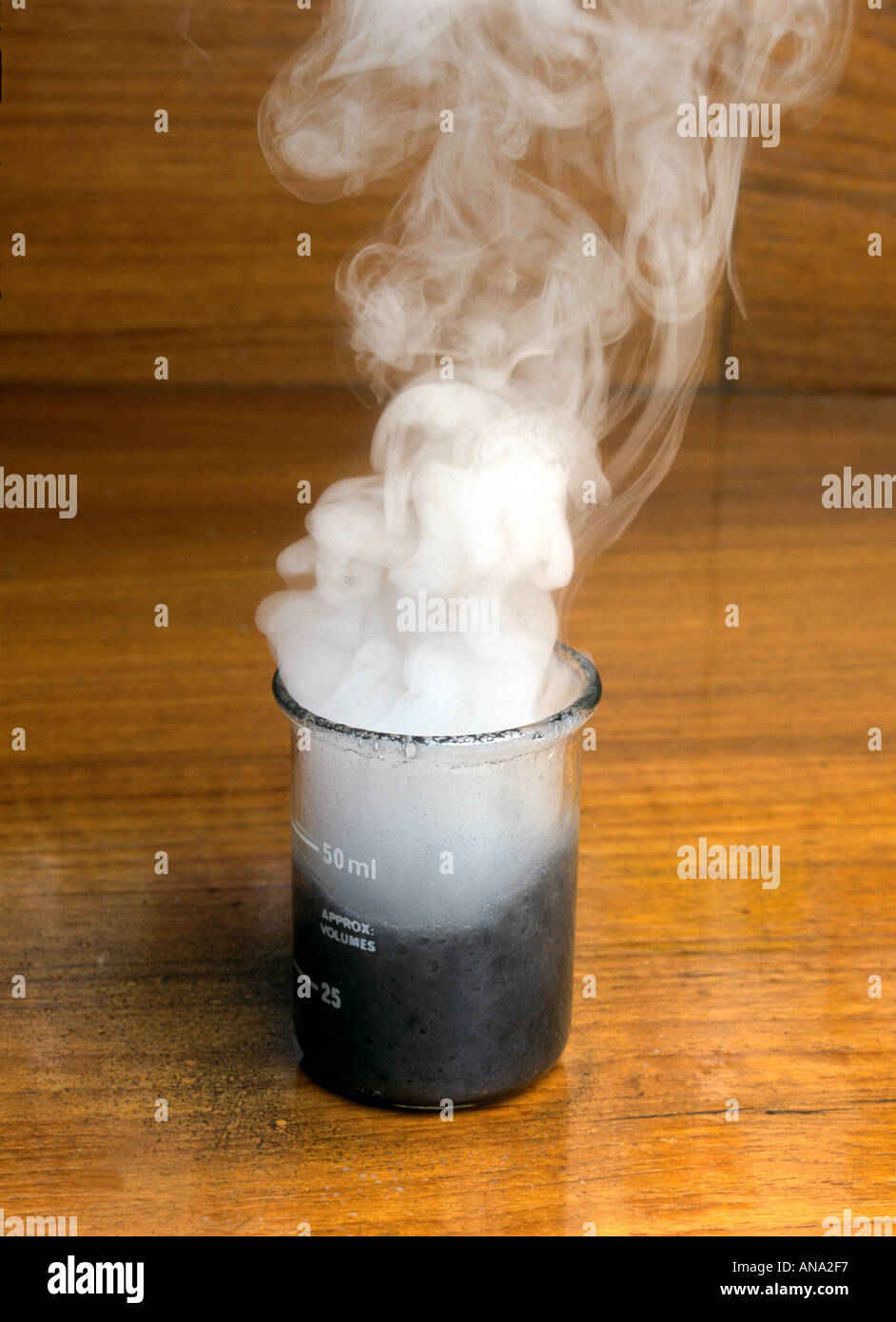 Manganese dioxide Banque de photographies et d’images à haute ...