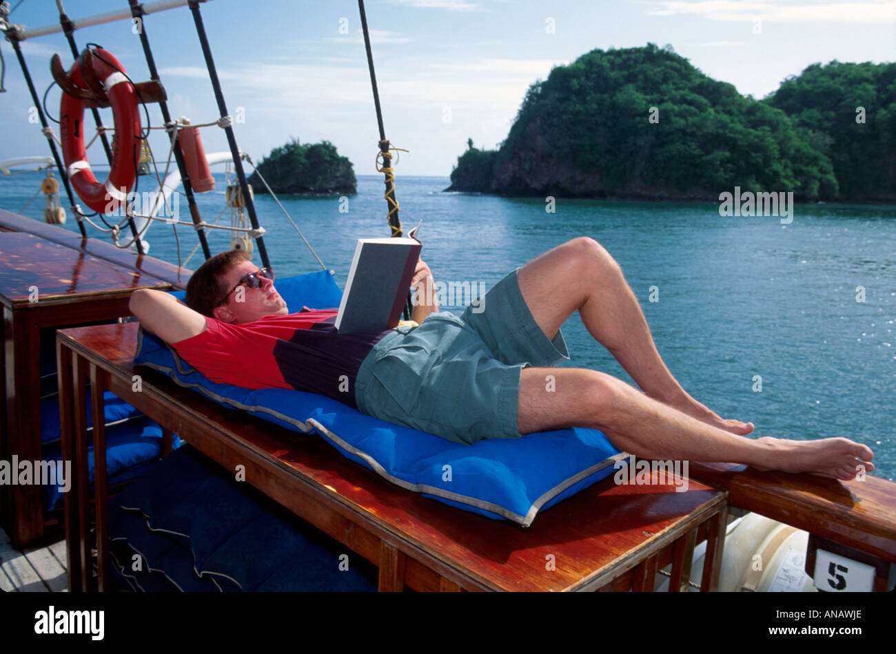 Barefoot windjammer Banque de photographies et d’images à haute ...