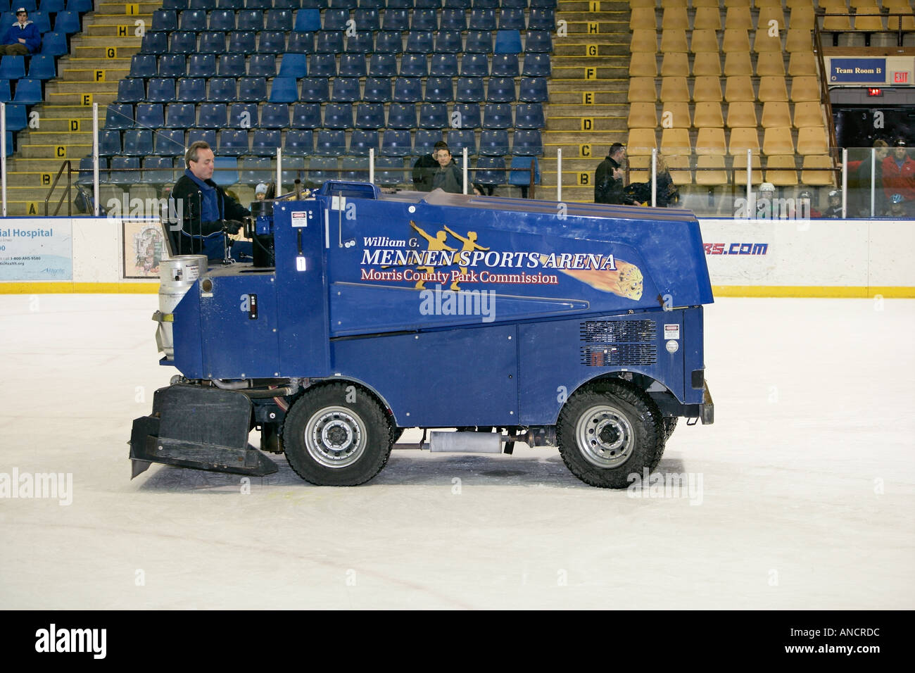 Zamboni machine Banque de photographies et d’images à haute résolution ...