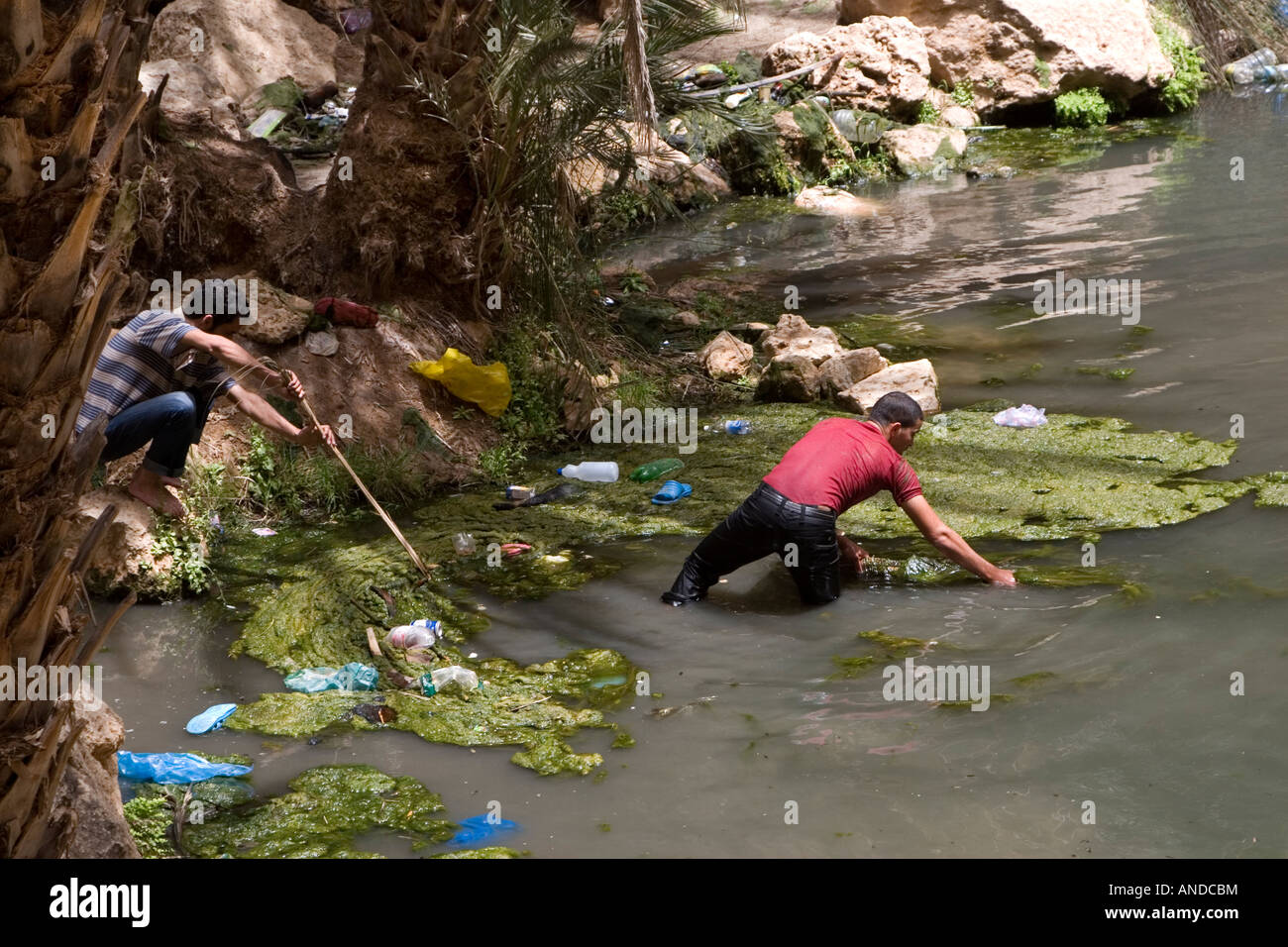 Ain Az-Zarqa, Djebel Nafusa, Libye, source naturelle. L'assainissement ...