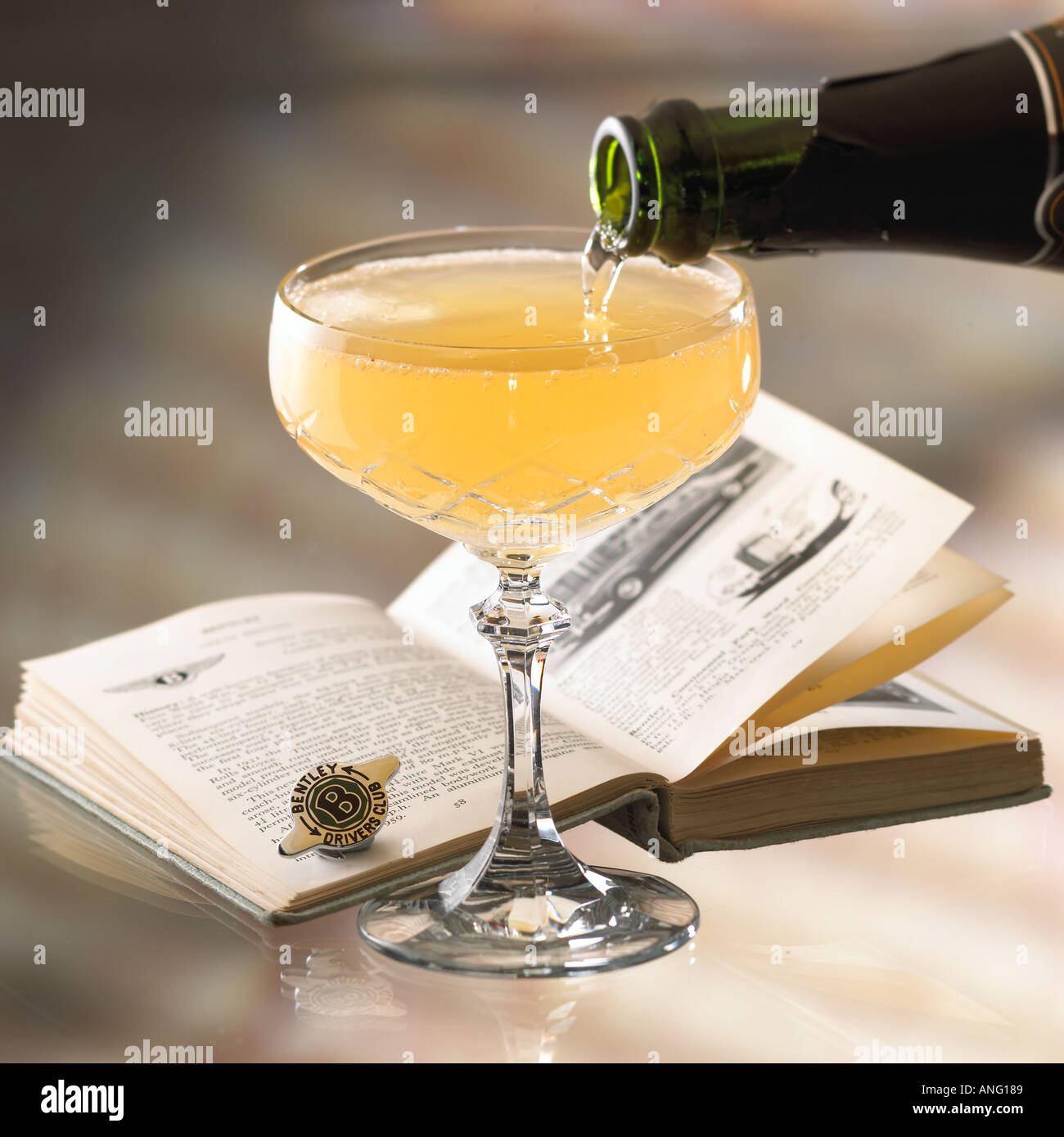 La Bentley Cocktail Cocktail Cognac liqueur de pêche passion fruit ...