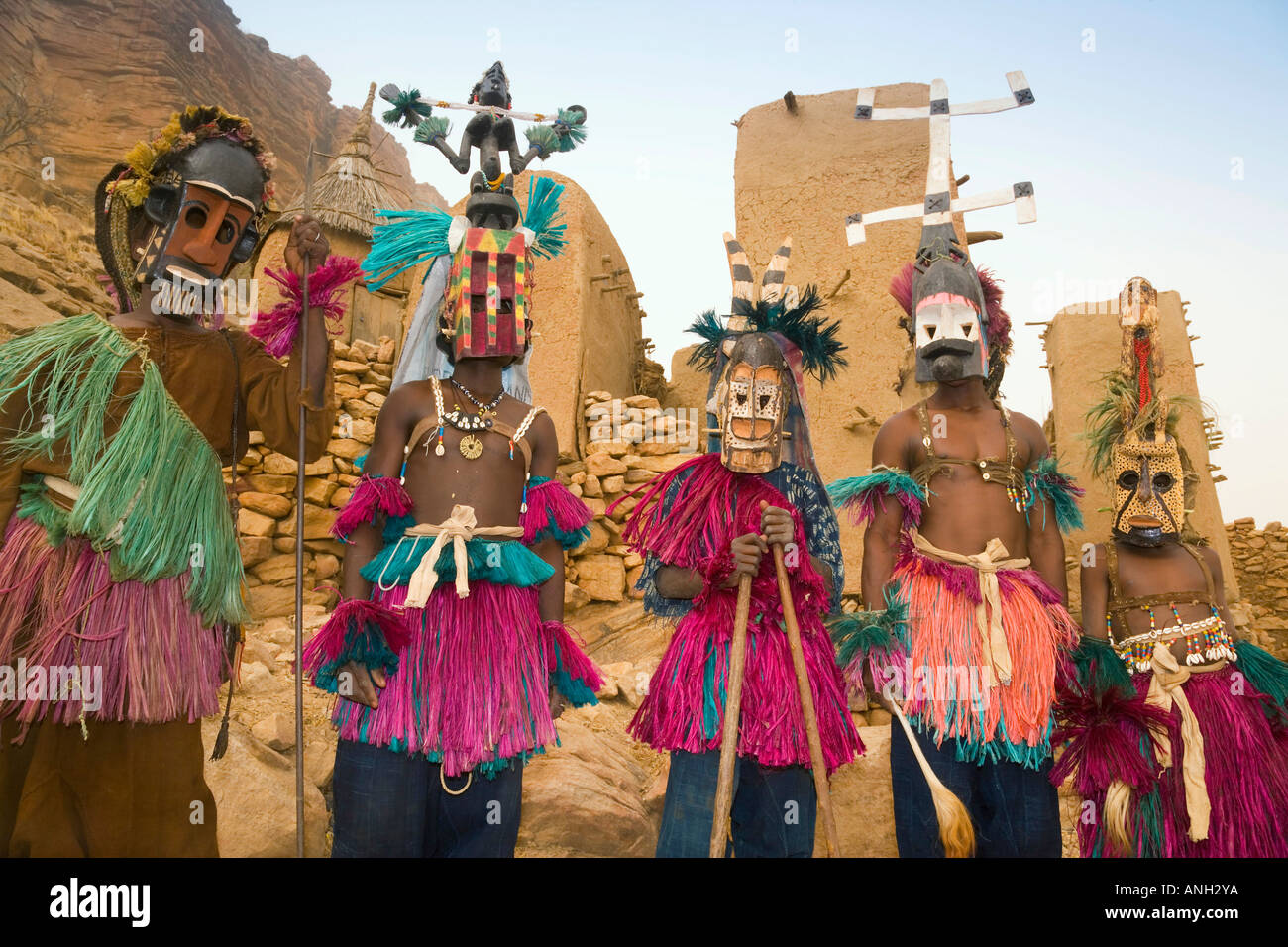 Cérémonial masqué danseurs Dogon, Sangha, pays dogon, Mali Photo Stock ...