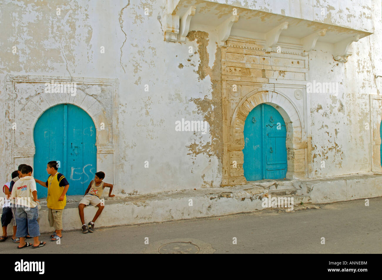 Tunisian boys Banque de photographies et d’images à haute résolution - Alamy