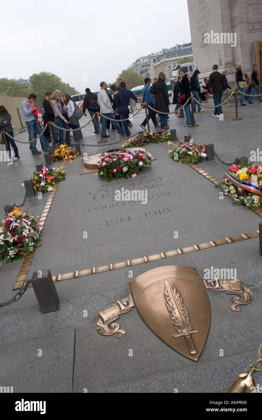Tombe du soldat inconnu arc de triomphe Banque de photographies et d ...