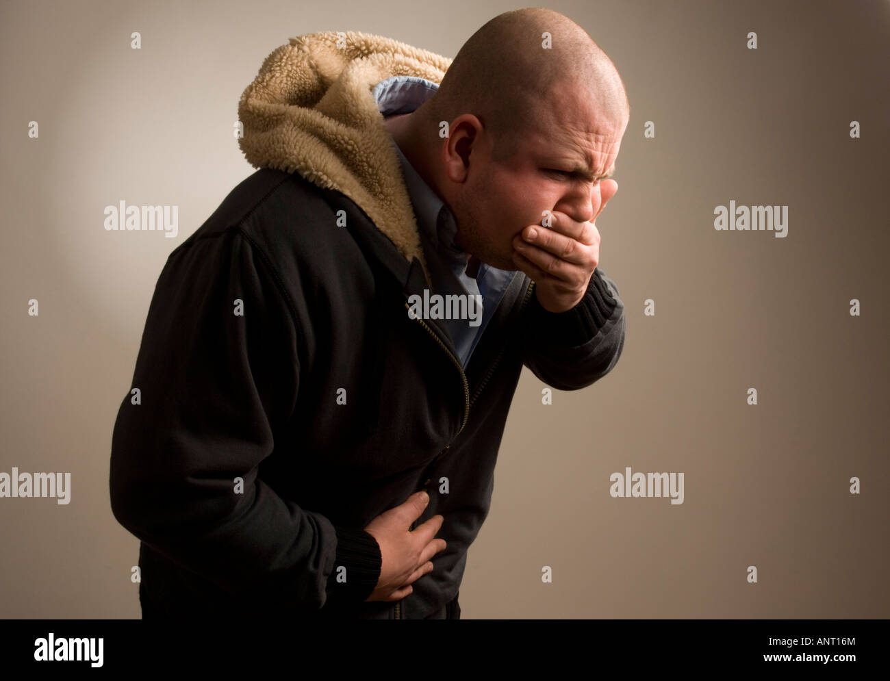 Man vomiting Banque de photographies et d’images à haute résolution - Alamy