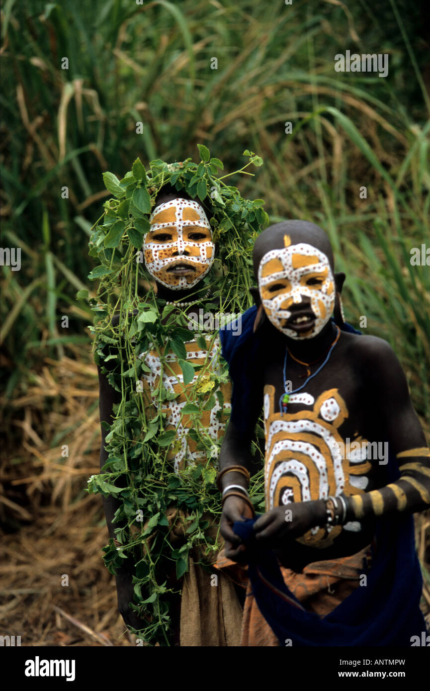 Surma tribe children Banque de photographies et d’images à haute ...