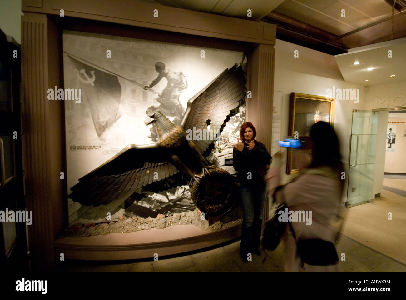 Soldat nazi prenant une photo Banque de photographies et d’images à ...