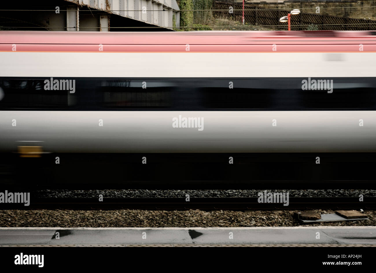 Aux trains Banque de photographies et d’images à haute résolution - Alamy
