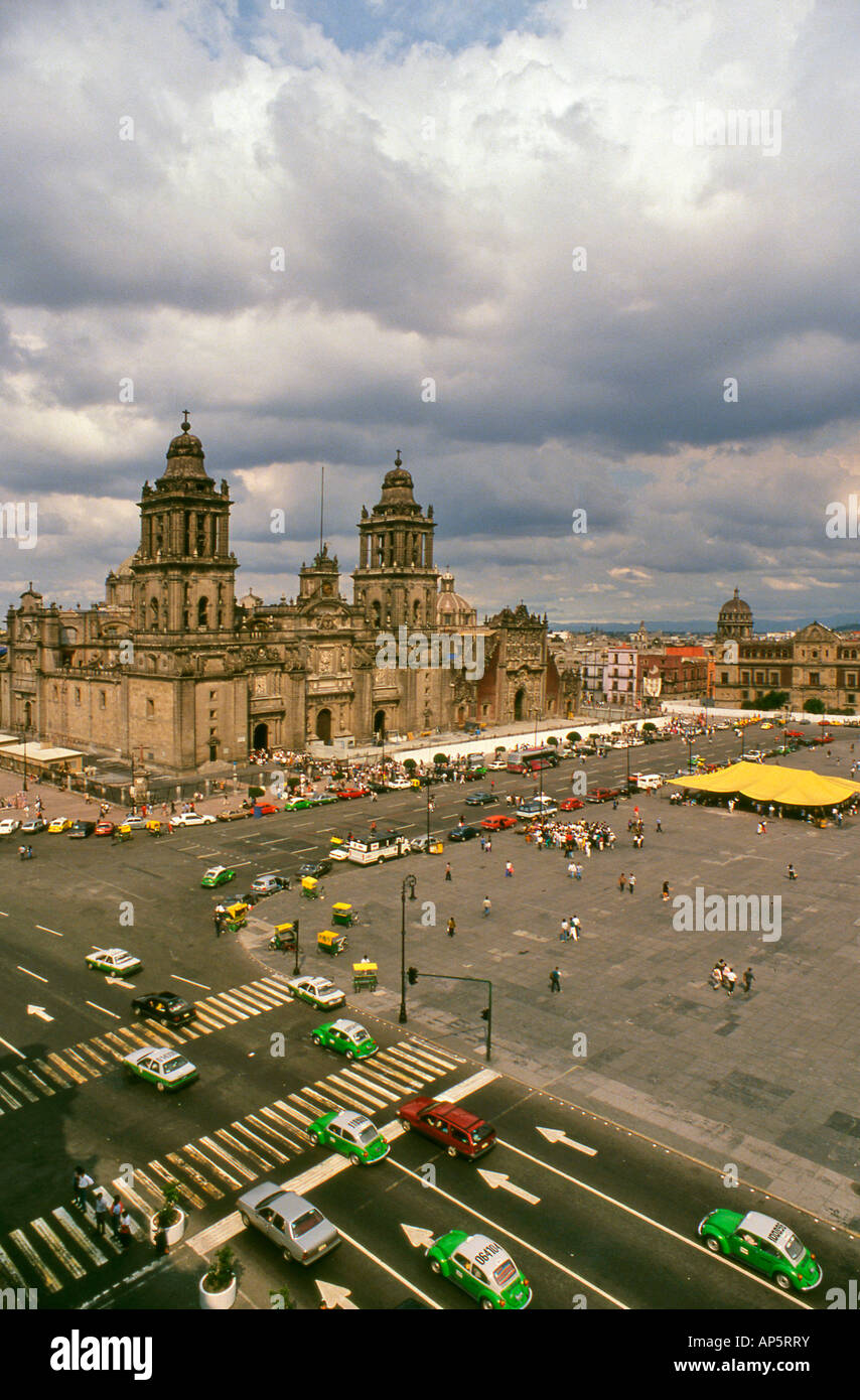 Zocalo de la ciudad de mexico Banque de photographies et d’images à ...