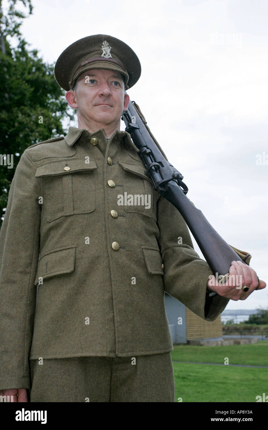 Royal Irish Rifles ww1 uniforme avec reinactor Point gris fusil à Fort ...