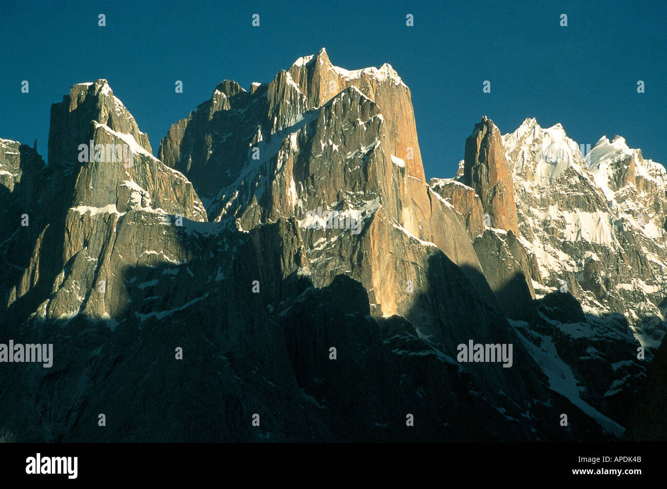 Trango tower pakistan Banque de photographies et d’images à haute ...
