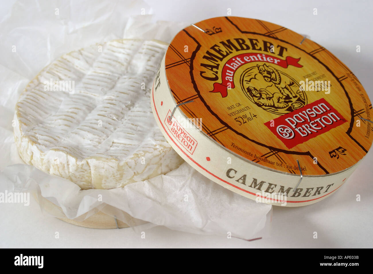 Camembert box Banque de photographies et d’images à haute résolution ...