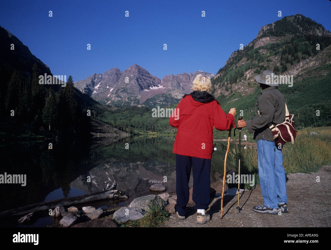 Baby boomer hiking Banque de photographies et d’images à haute ...