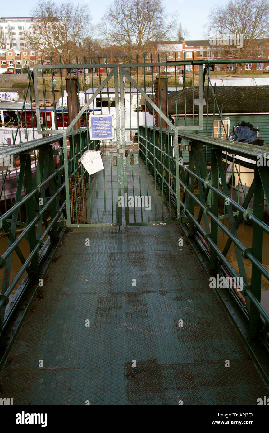 Kew pier Banque de photographies et d’images à haute résolution - Alamy