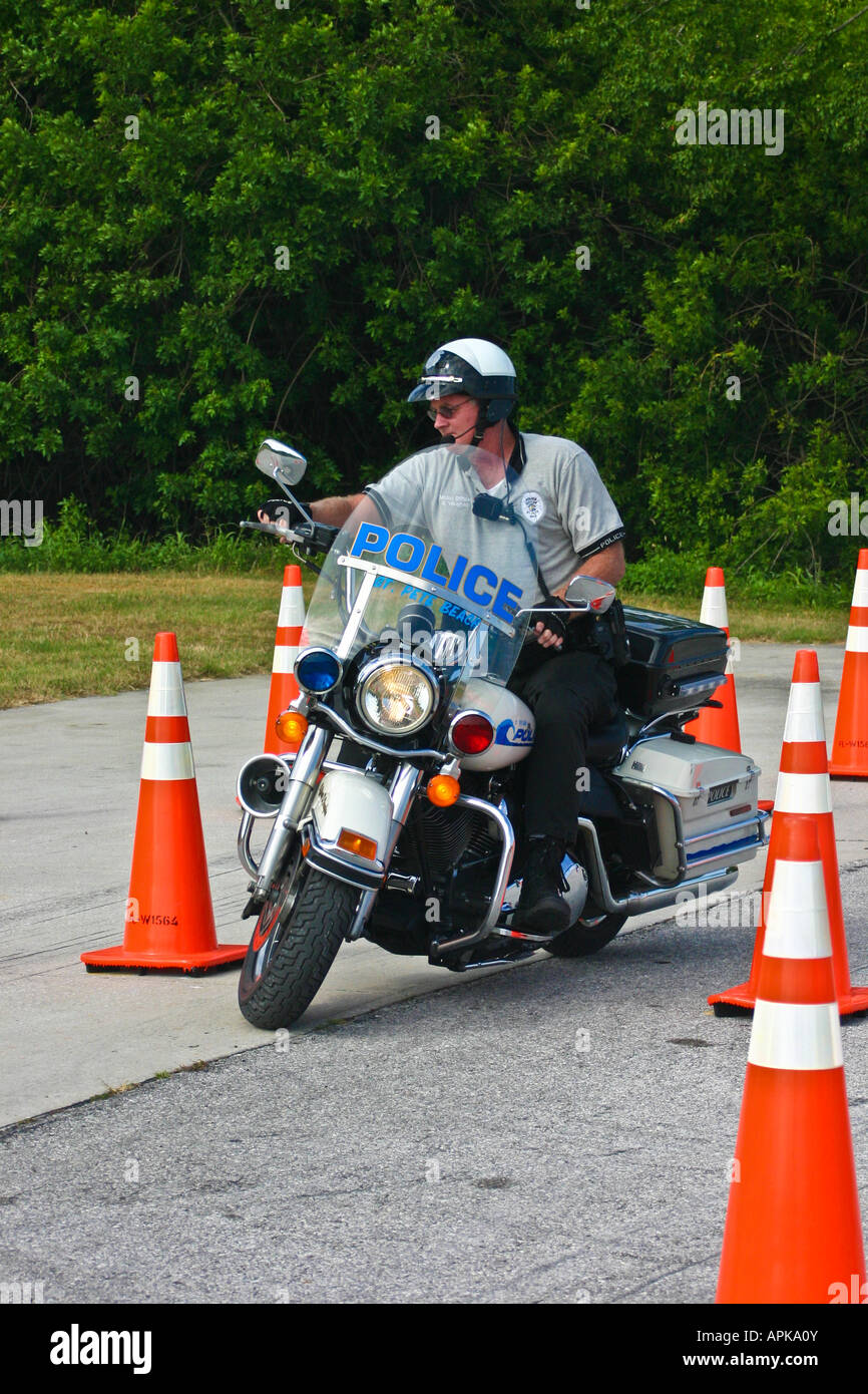 Harley davidson police road king Banque de photographies et d’images à ...