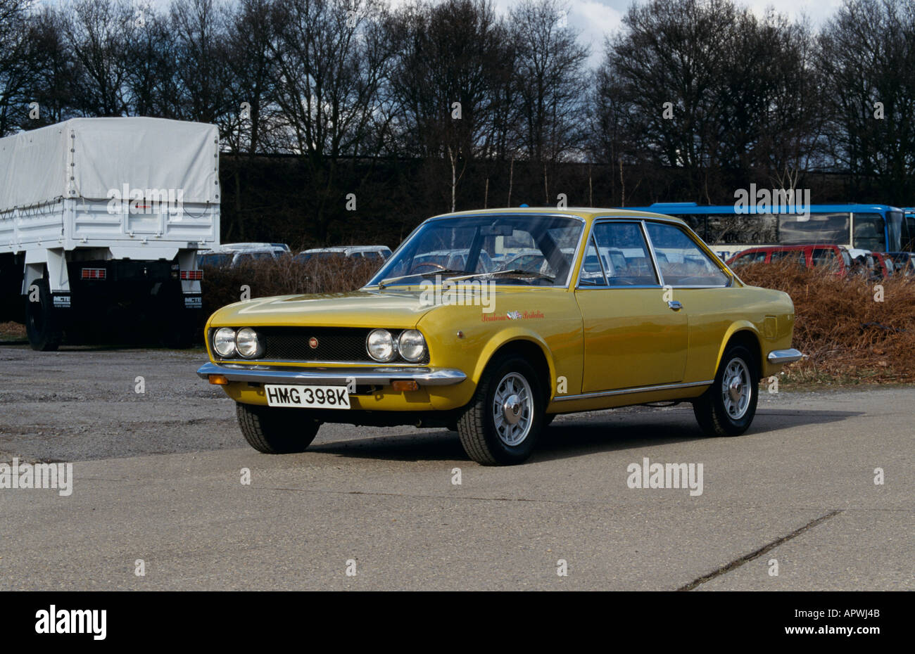 Fiat 124 coupe Banque de photographies et d’images à haute résolution ...