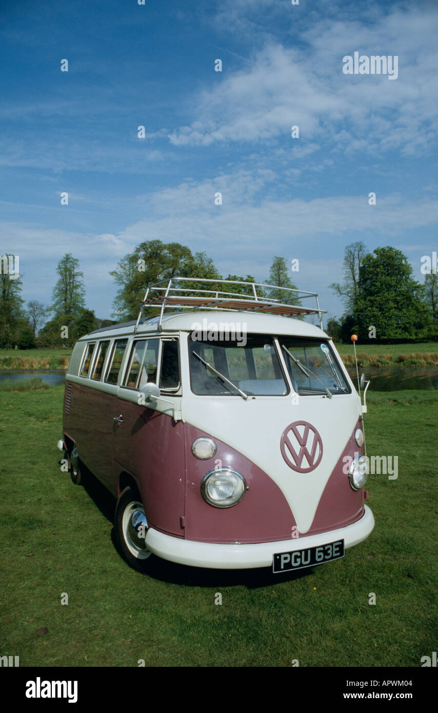 Volkswagen type 2 camping car split screen split screen Banque de ...