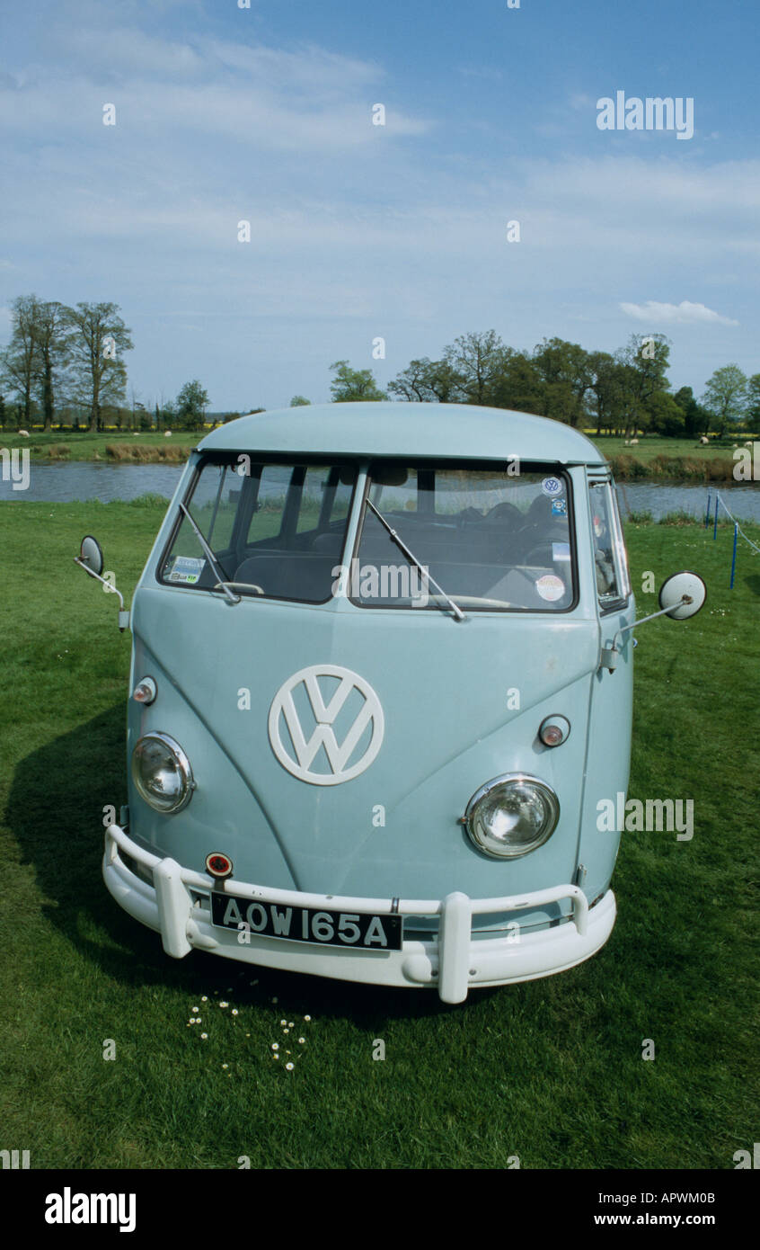 Van campervan split window Banque de photographies et d’images à haute ...