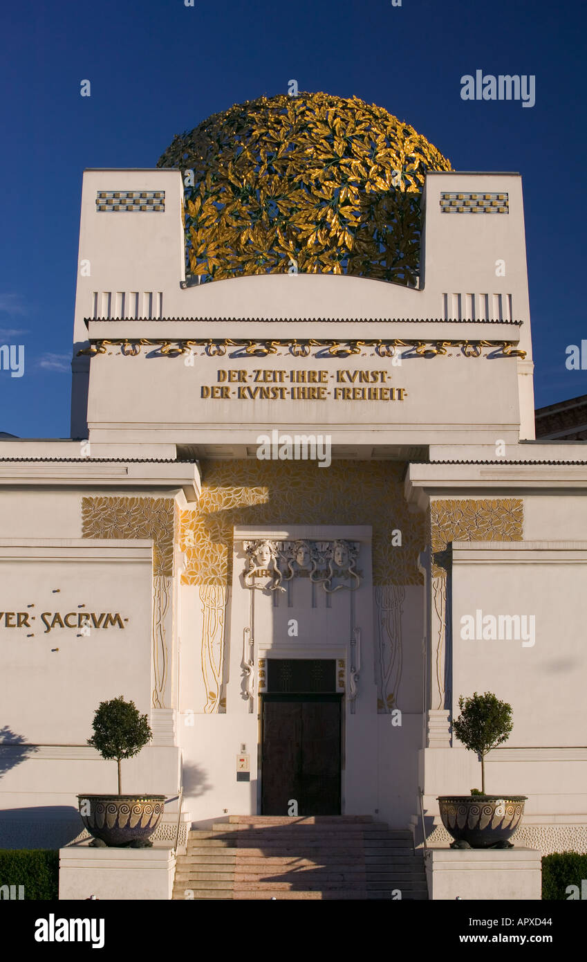 The secession building art museum Banque de photographies et d’images à ...