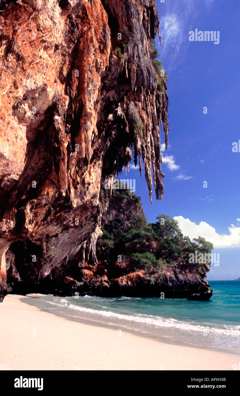 Grotte de la princesse phra nang Banque de photographies et d’images à ...