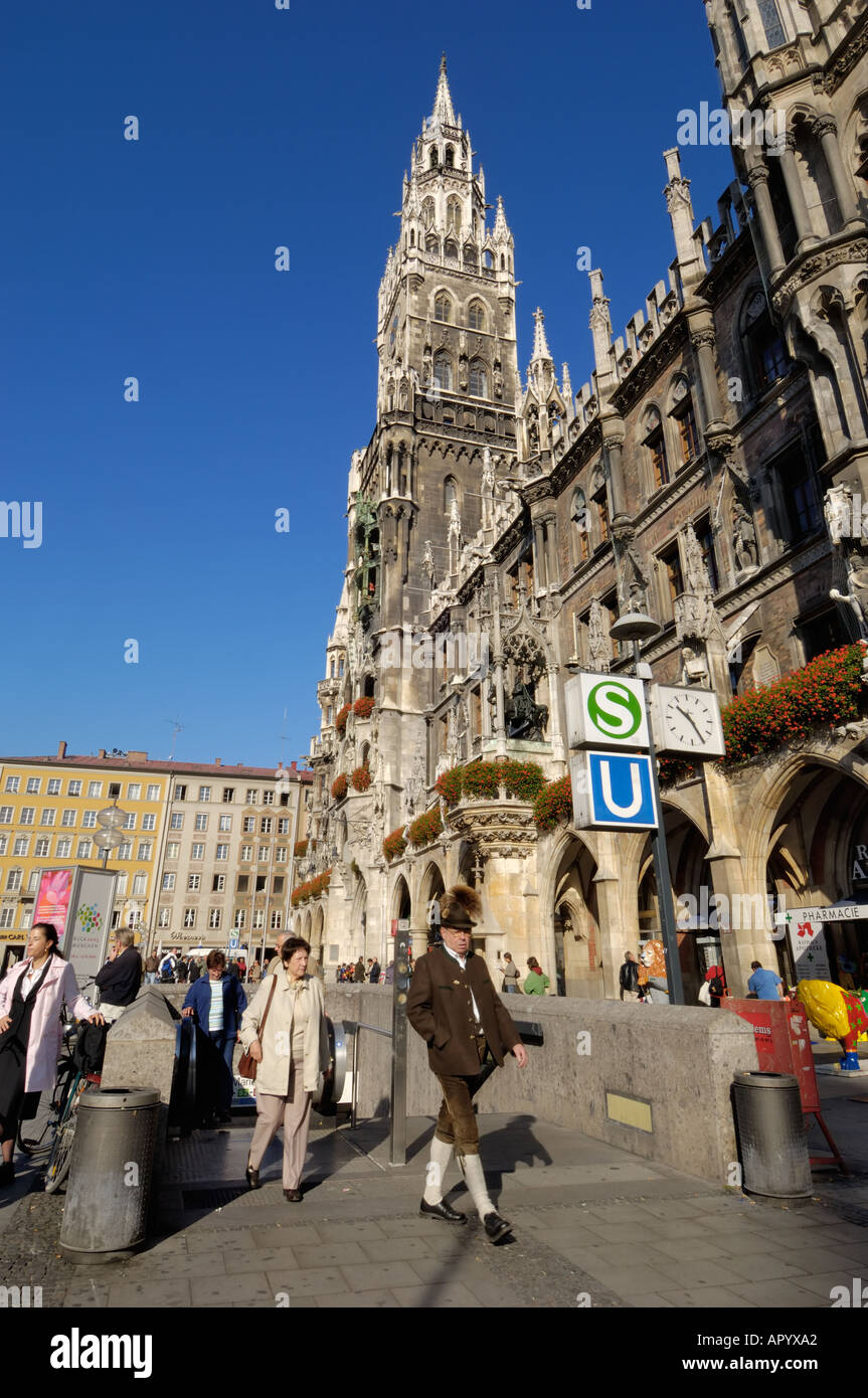 Munich marienplatz station u bahn Banque de photographies et d’images à ...