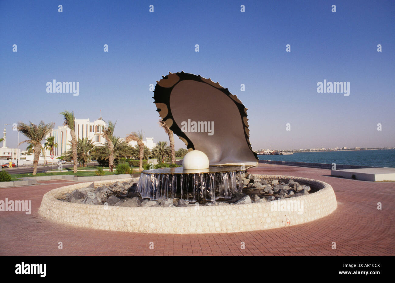 Pearl monument doha qatar middle Banque de photographies et d’images à ...