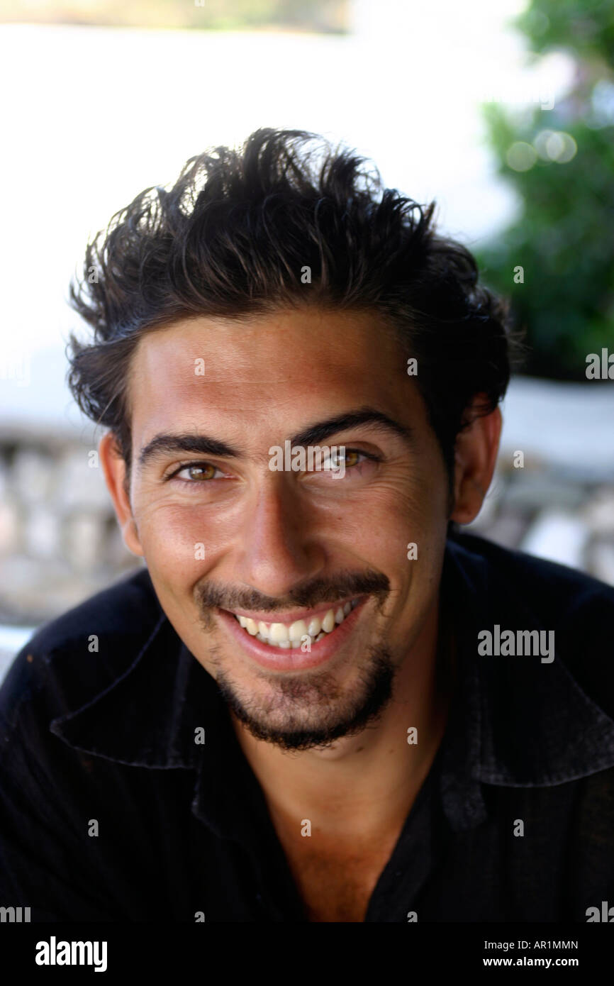 Homme grec avec une barbe Banque de photographies et d’images à haute ...