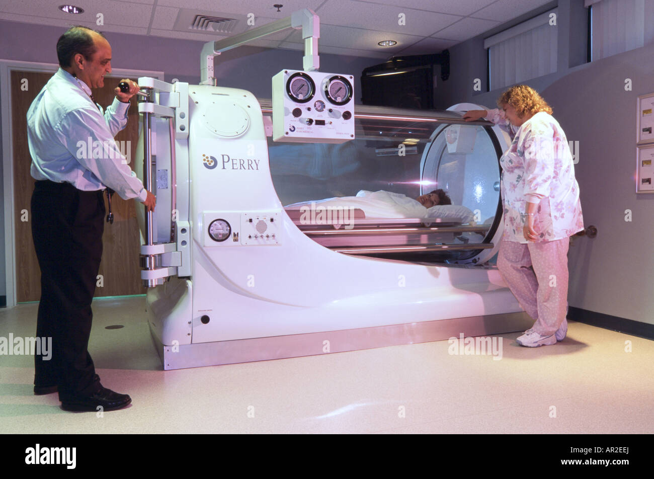 Hyperbaric chamber Banque de photographies et d’images à haute ...