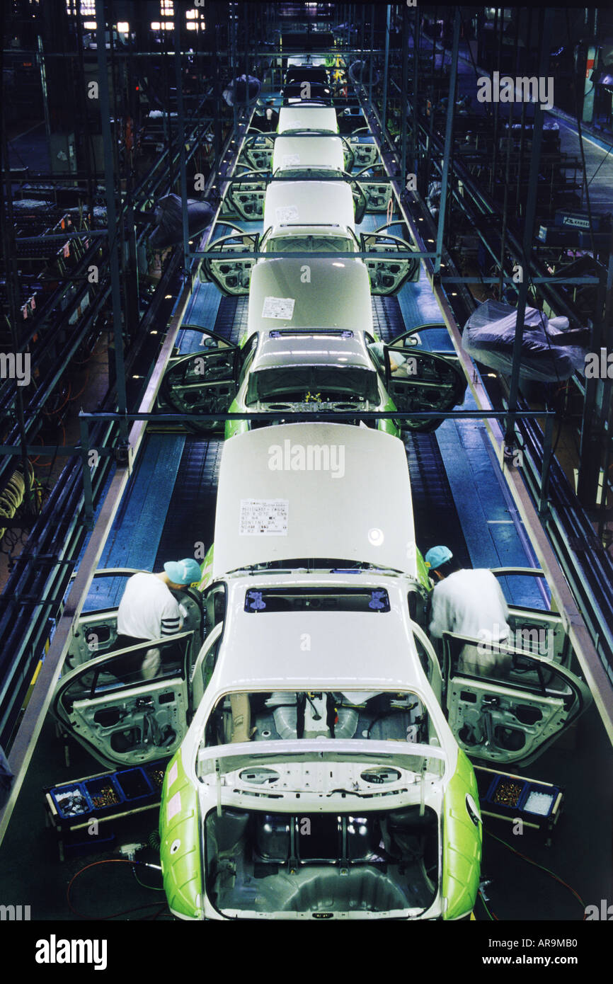 Final assembly production line car Banque de photographies et d’images ...