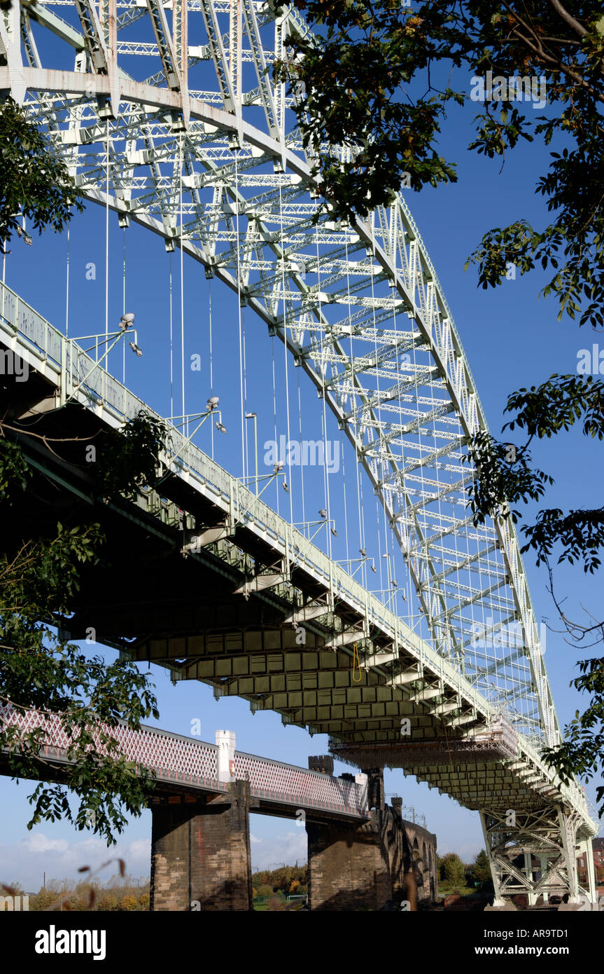 Runcorn railway bridge Banque de photographies et d’images à haute ...