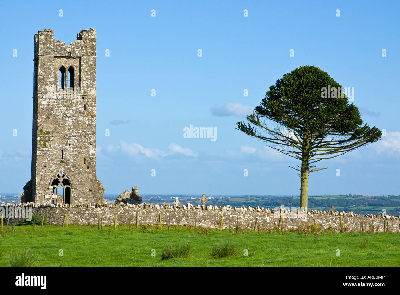 Hill of slane Banque de photographies et d’images à haute résolution ...