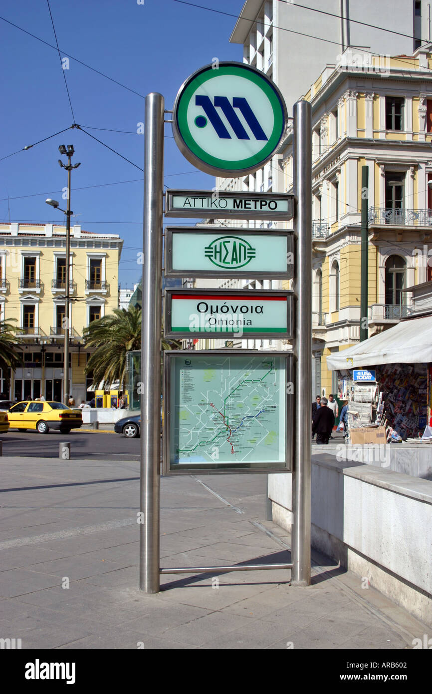 La station de métro, de signer et de map, Athènes, Grèce, Europe Photo ...