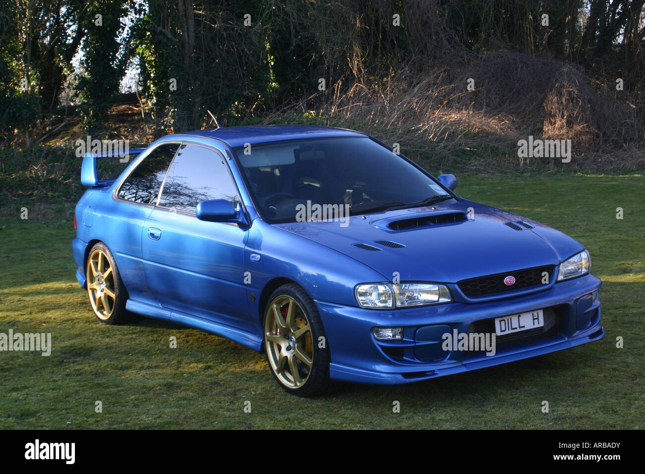 Subaru Impreza 22b berline bleu 'famille' rapide rapide racer japon ...