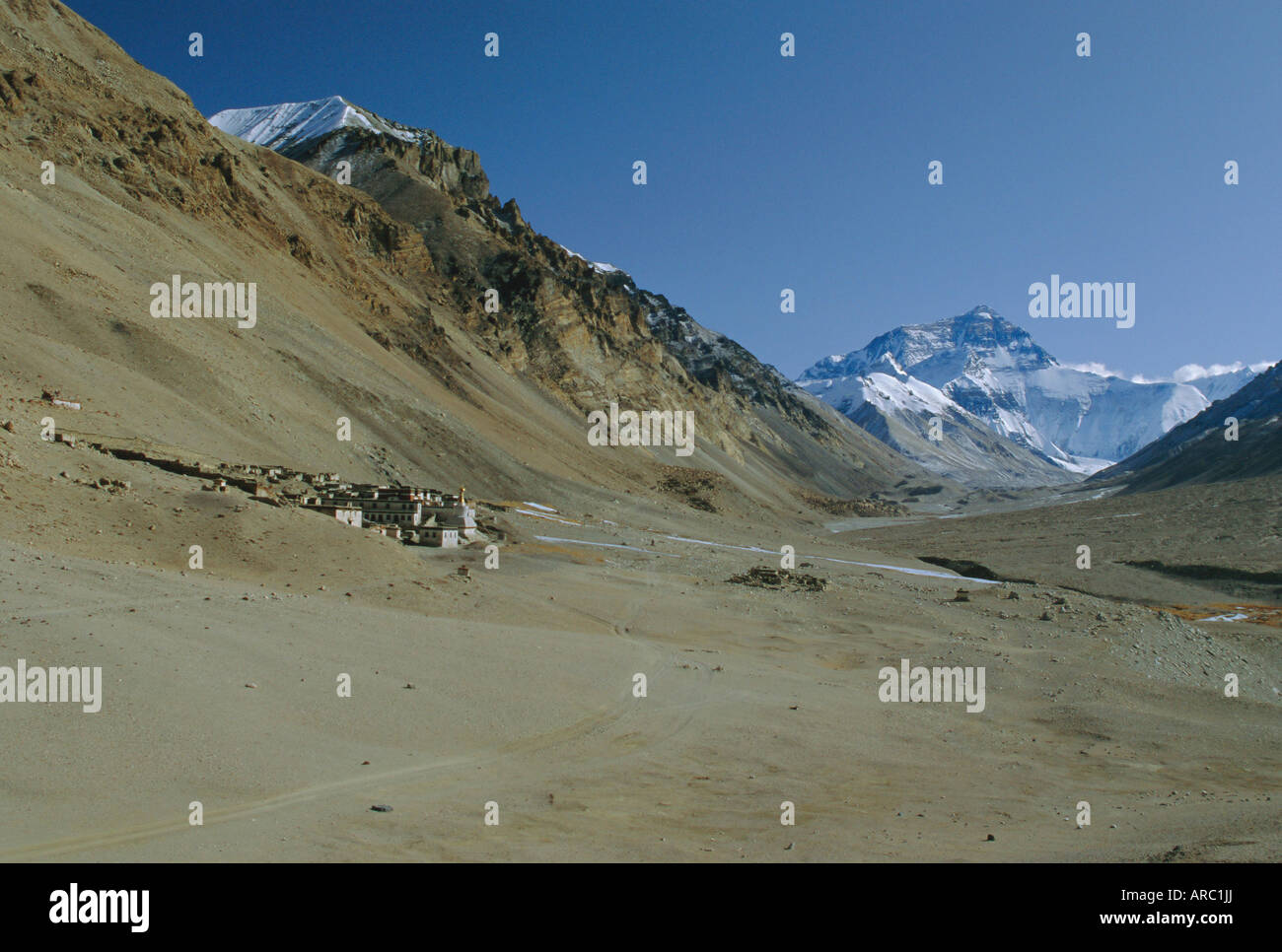 Mount everest rongbuk monastery Banque de photographies et d’images à ...