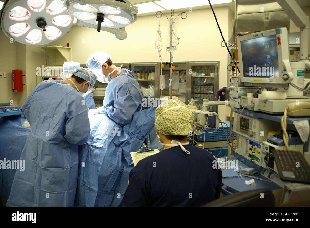 Chirurgie de la thyroïdectomie Banque de photographies et d’images à ...