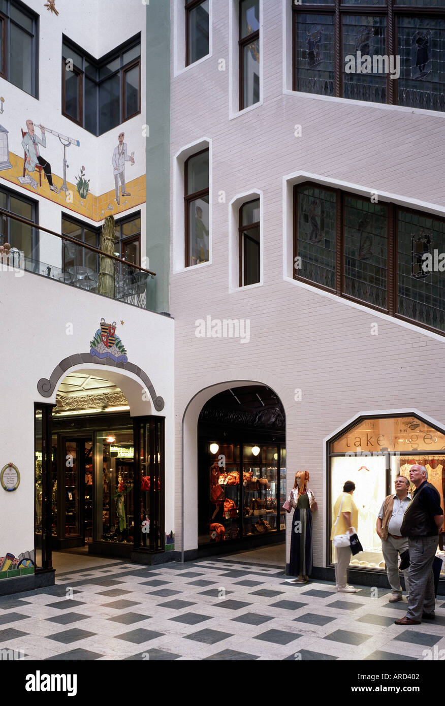 Hof galerie Banque de photographies et d’images à haute résolution - Alamy