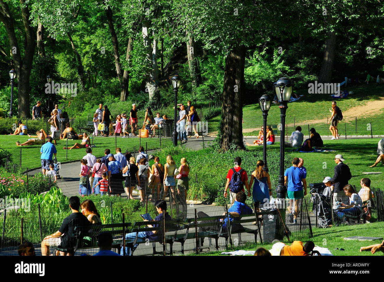 Foule du parc central Banque de photographies et d’images à haute ...