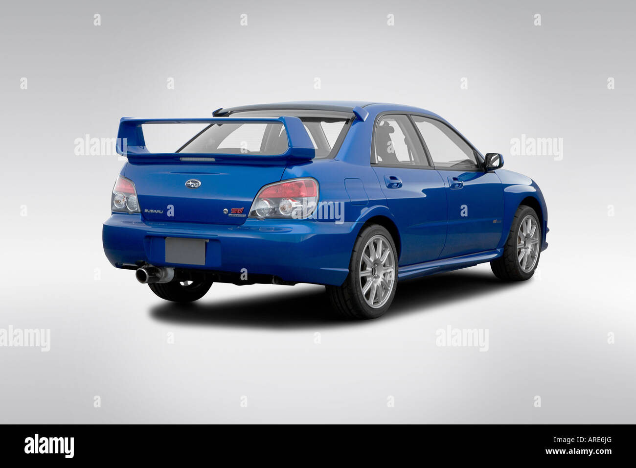 2006 Subaru Impreza WRX STi - en vue d'angle arrière Photo Stock - Alamy