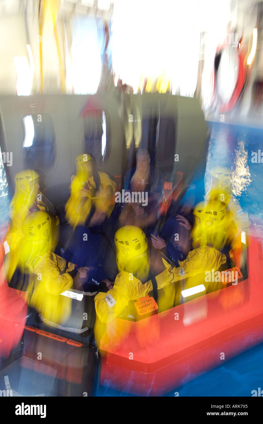 Survival training exercise Banque de photographies et d’images à haute ...