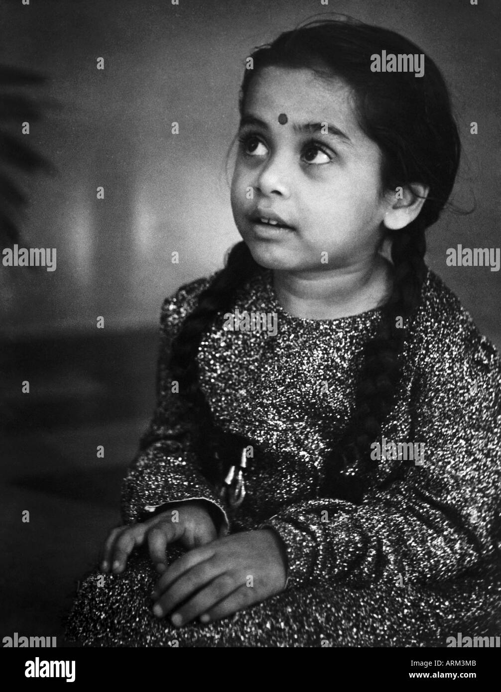 Portrait Noir Et Blanc Enfant Indien Banque d'image et photos - Alamy