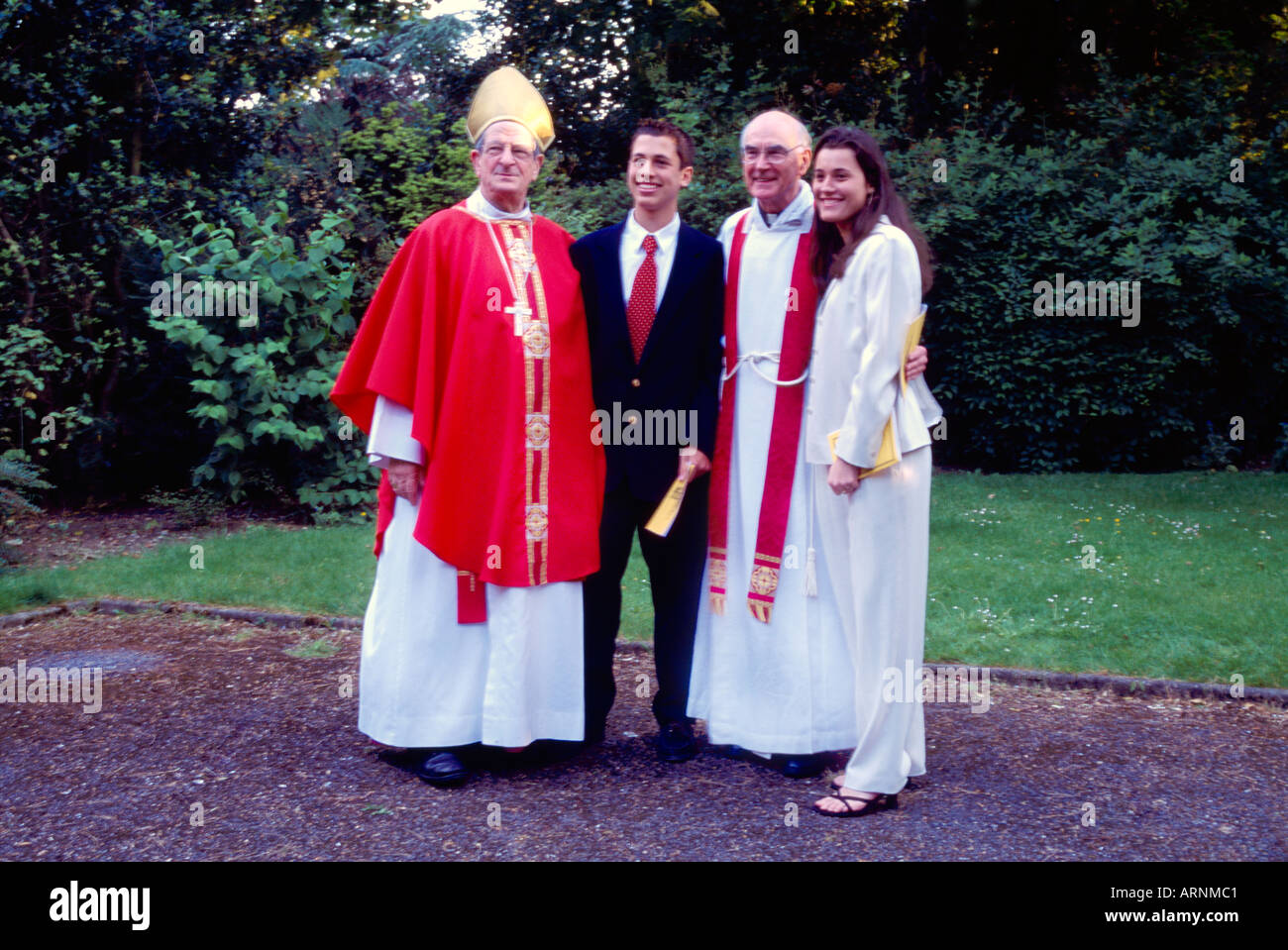 Catholic bishop mitre Banque de photographies et d’images à haute ...