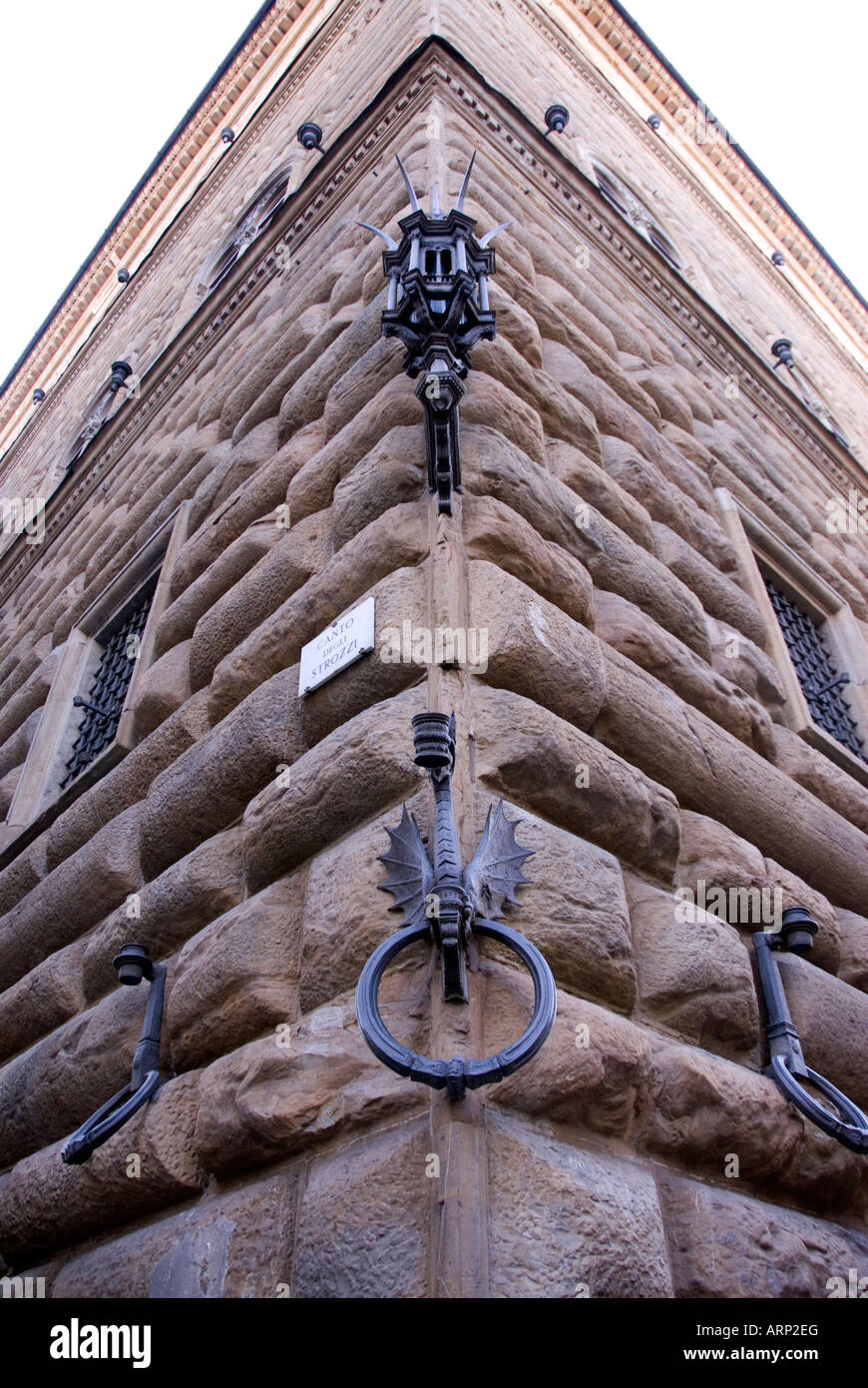 Palazzo strozzi Banque de photographies et d’images à haute résolution ...