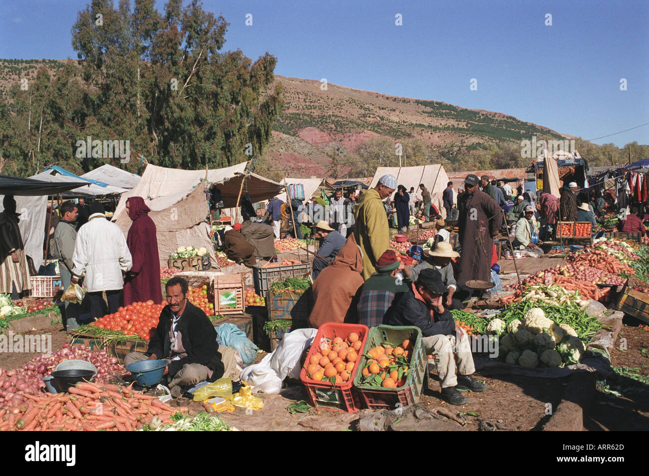 Berber personnes Haut Atlas montagnes Maroc Afrique du Nord. Marché du ...