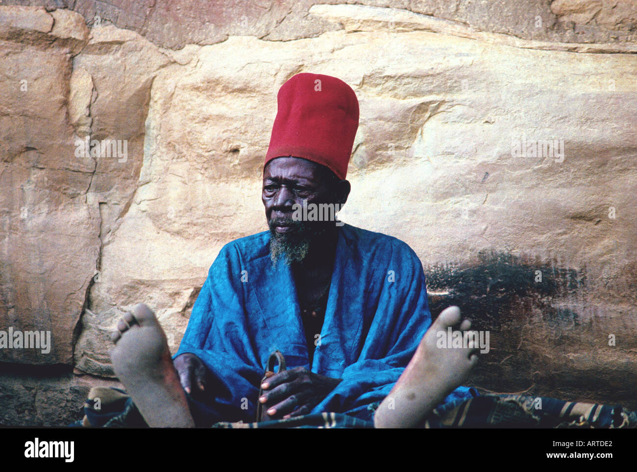 Les Dogon vice Hogan avec ses disciples à Nombori Der Vize Dogon Hogan ...