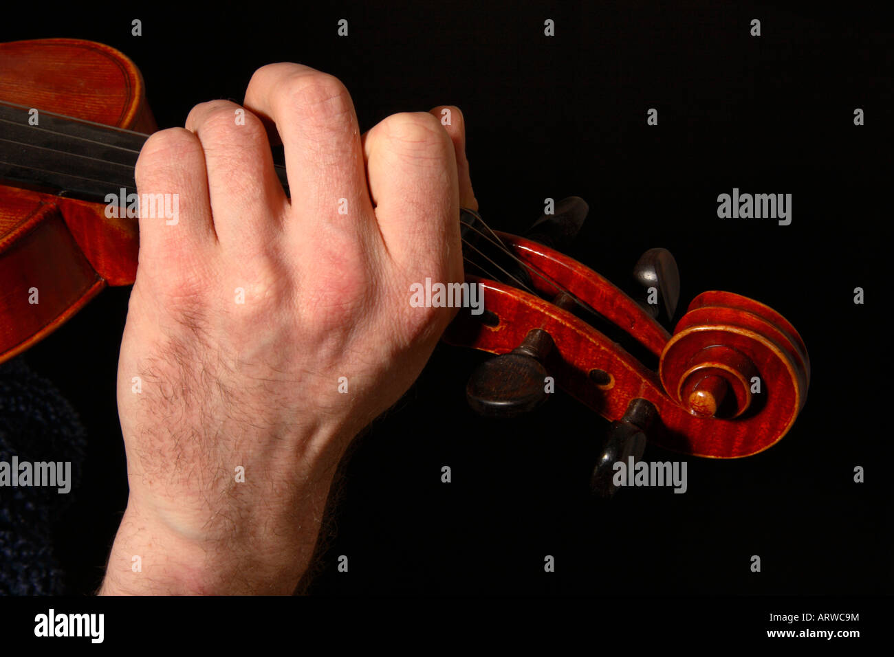 Accordage du violon Banque de photographies et d’images à haute ...