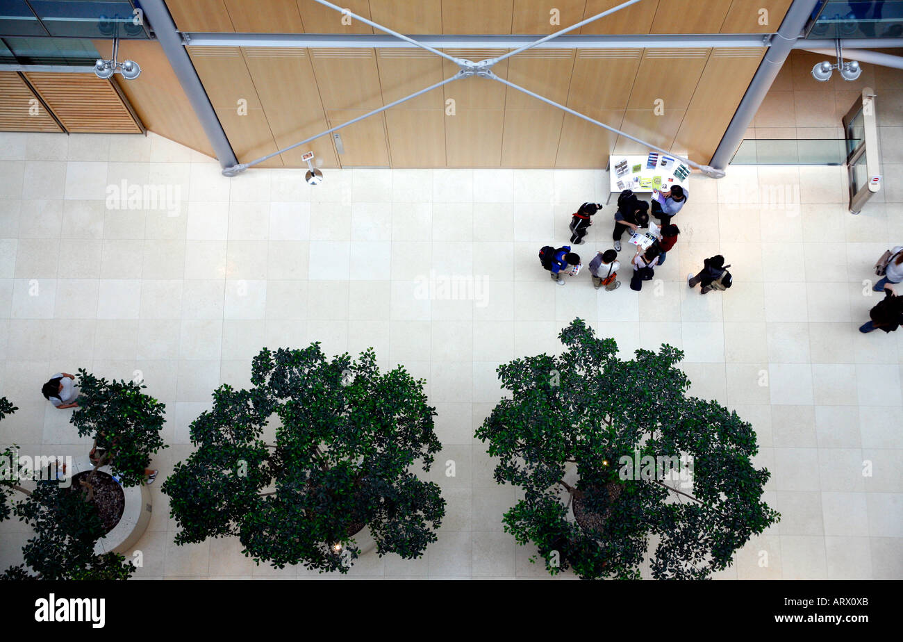Wellcome building euston road londres Banque de photographies et d ...